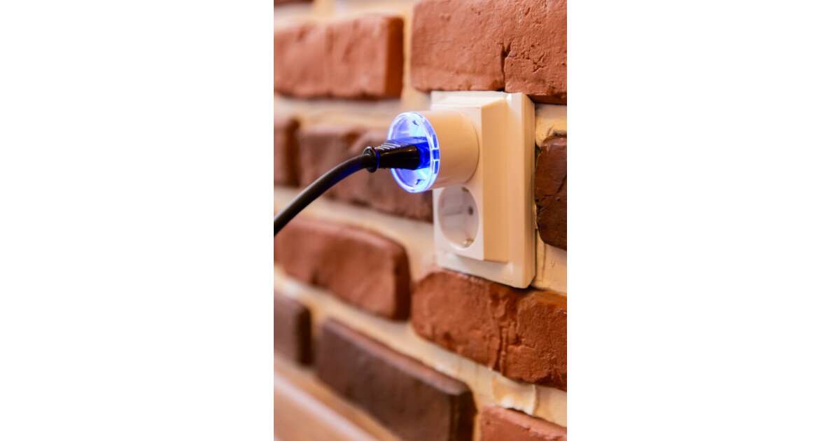 Shelly PLUS Plug S WiFi socket with power meter, black | Pepita.com