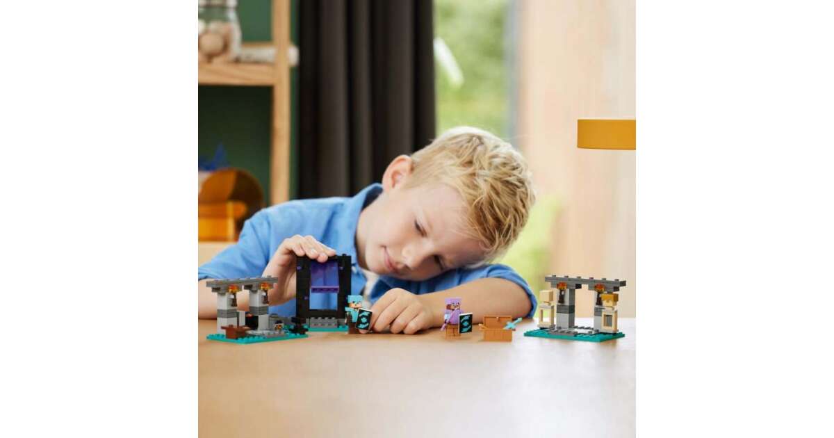 LEGO Minecraft: A fegyverraktár (21252) | Pepita.hu