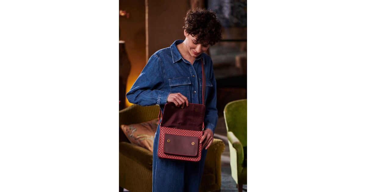 Pip Studio Kyoto Festival Messenger Bag Dark Pink 25x7x20cm | Pepita.com