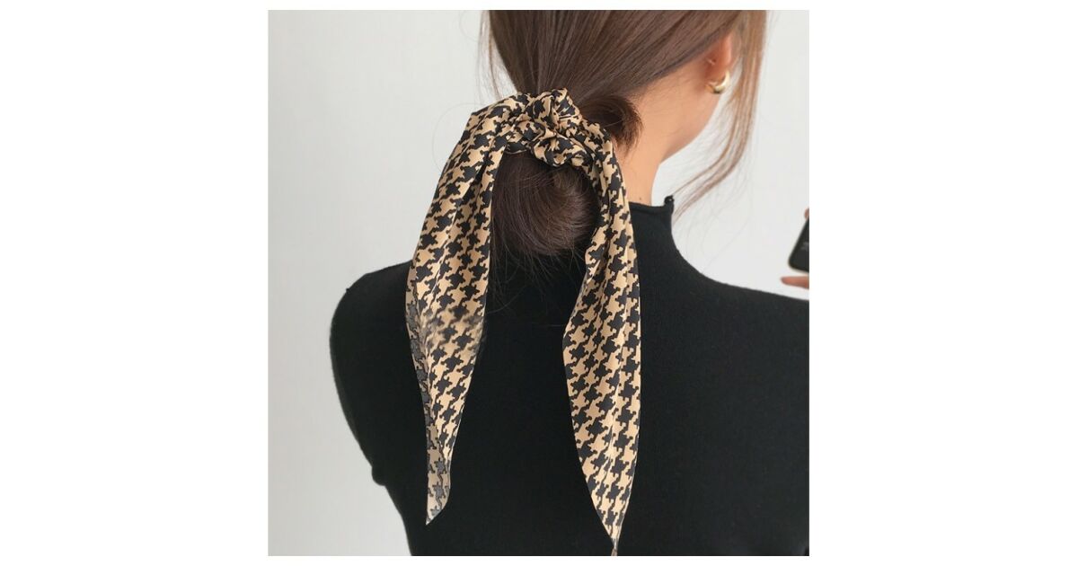 Batic pentru păr cu diametrul de 12 cm, legat, cu model pepit. | Pepita.com