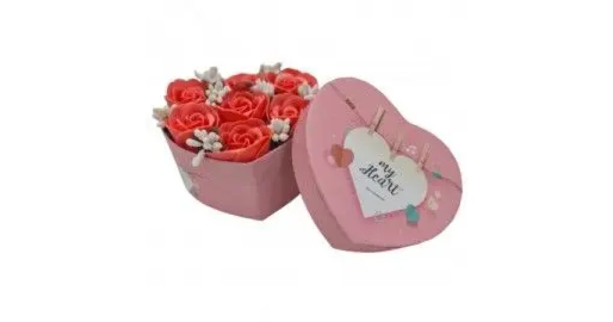 Aranjament floral 7 trandafiri cutie inima, flori de sapun, rosu ...