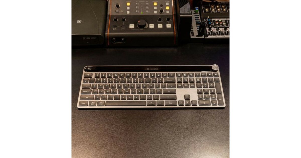 JLab Epic Wireless Bluetooth Keyboard Black US | Pepita.hu