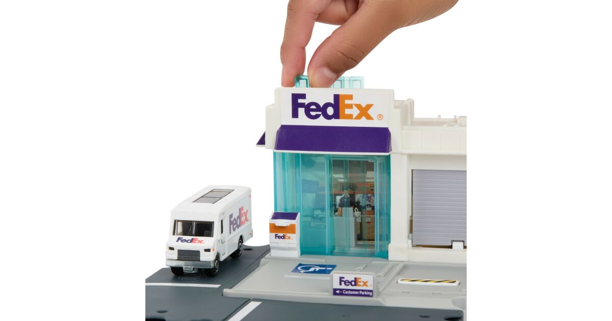 MATCHBOX SET ACTION DRIVERS FEDEX Paketzentrum | Pepita.com