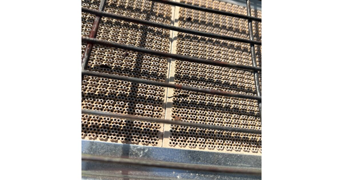 *RESIGILAT-17* Soba cu arzator mare, 3000 W, 220 g/h, Invelis din tabla galvanizata | Pepita.com