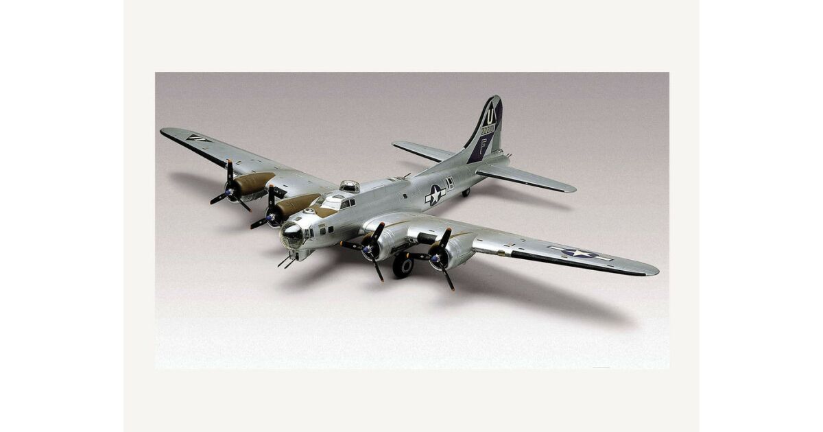 Revell B-17G Flying Fortress 1:48 (15600) | Pepita.com