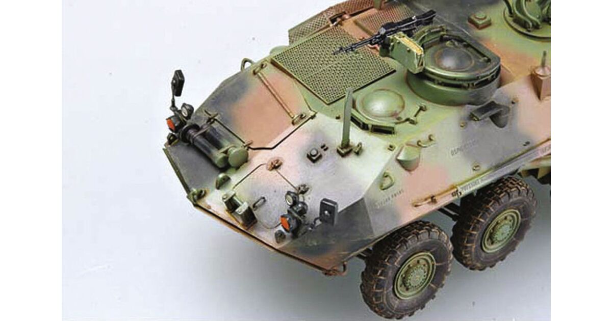 Trumpeter USMC LAV-R Light Armored Vehicle Recovery 1:35 (00370 ...