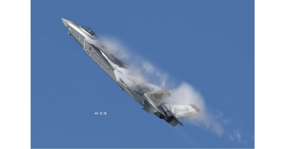 Trumpeter Chinese J-20 Mighty Dragon 1:48 (05811) | Pepita.hu