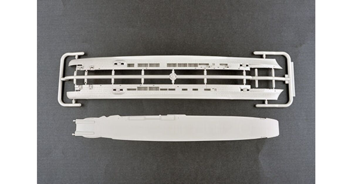 Trumpeter German Navy Aircraft Carrier DKM Peter Strasser 1:700 (06710 ...