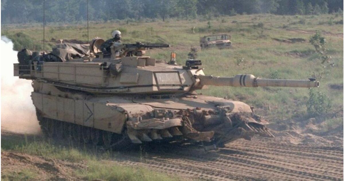 Trumpeter M1A1 with Mine Clearing Blade System 1:72 (07277) | Pepita.com