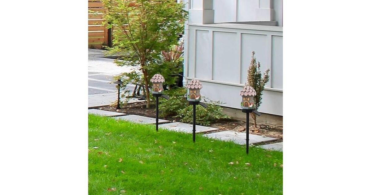 Lampa solara tip casuta de gradina, impermeabila, cu lumina calda ...