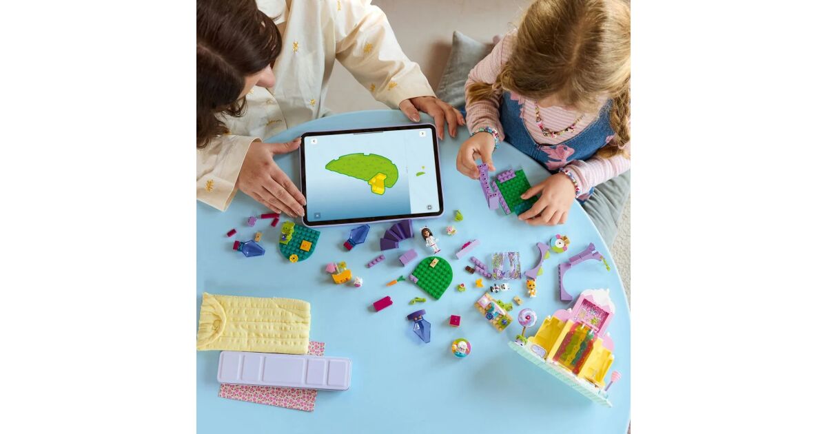 LEGO GABBYS DOLLHOUSE FILMUL MUNTELE DE DULCIURI SI GRADINA LUI KITTY ...