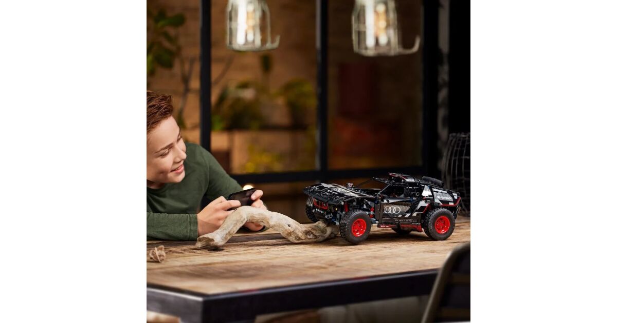 LEGO TECHNIC AUDI RS QE TRON 42160 | Pepita.hu