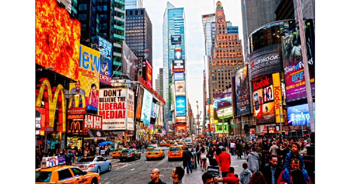 Nalepka dan v Times Square | Pepita.com