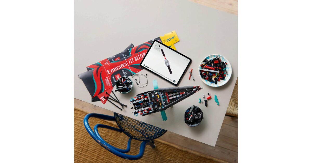 LEGO Technic Iahtul Emirates Team New Zealand AC75 42174 | Pepita.hu