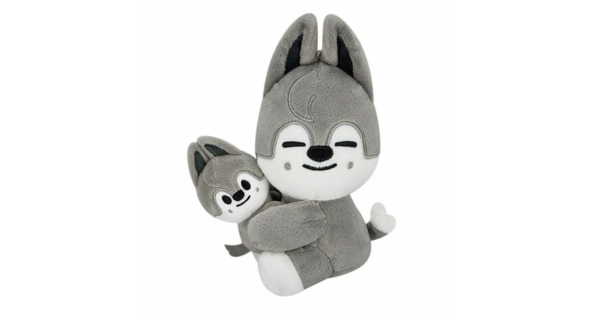 Stray Kids celebrATE: SKZOO Magnet Plush Set Wolf Chan | Pepita.com