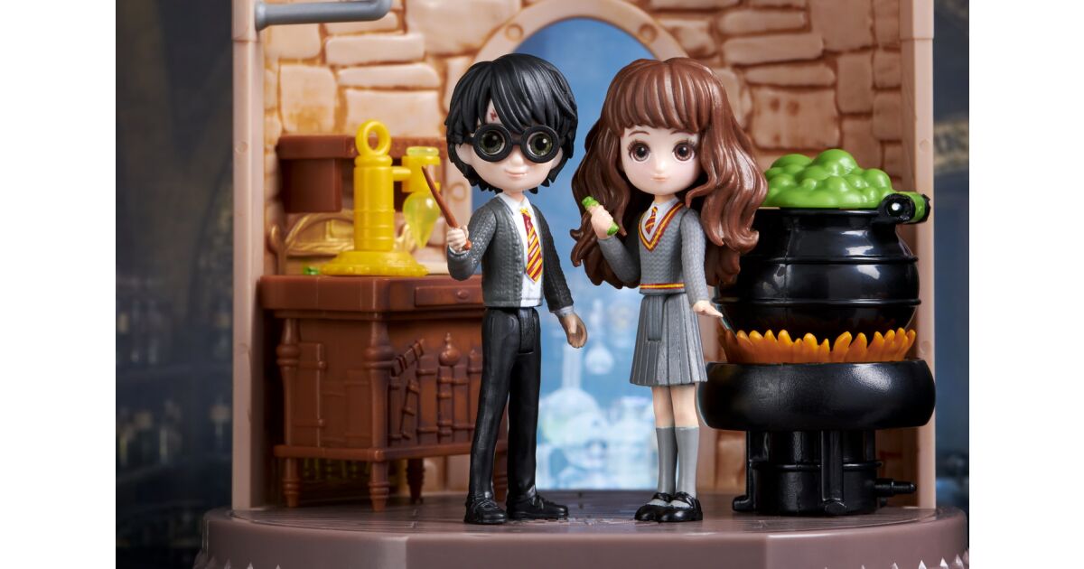 HARRY POTTER WIZARDING WORLD MAGICAL SALA DE CLASA MINIS POTIUNI HARRY ...