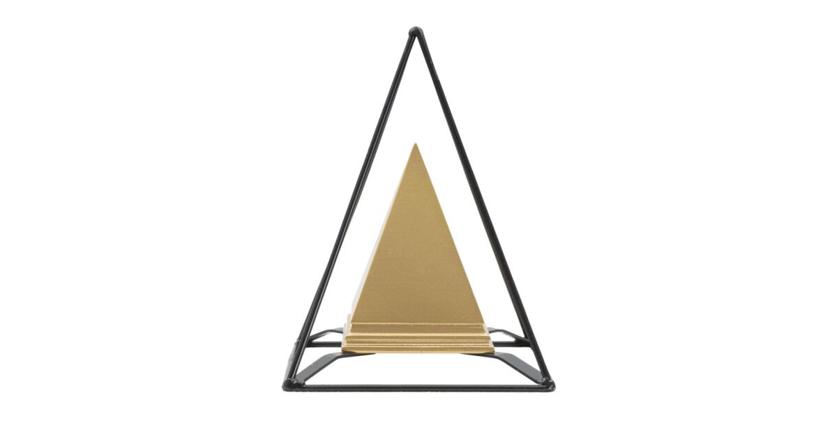 Zlatna metalna piramida s crnom strukturom 15x15x21 cm | Pepita.com