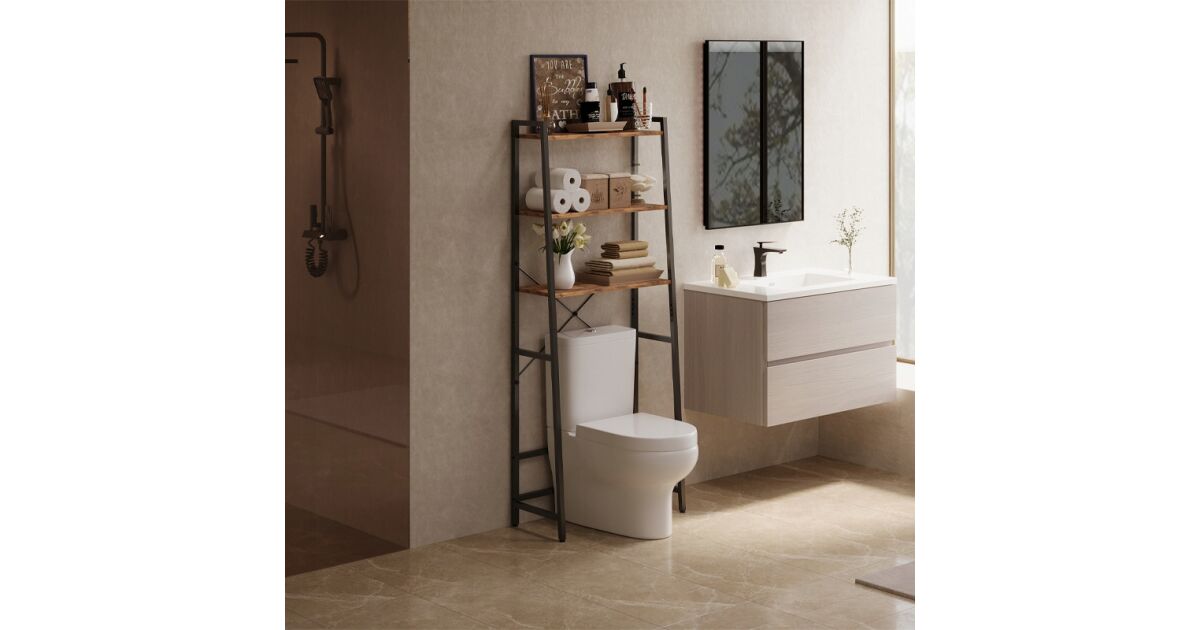 Badezimmerschrank über Toilette, Waschmaschine und Regal im rustikalen ...
