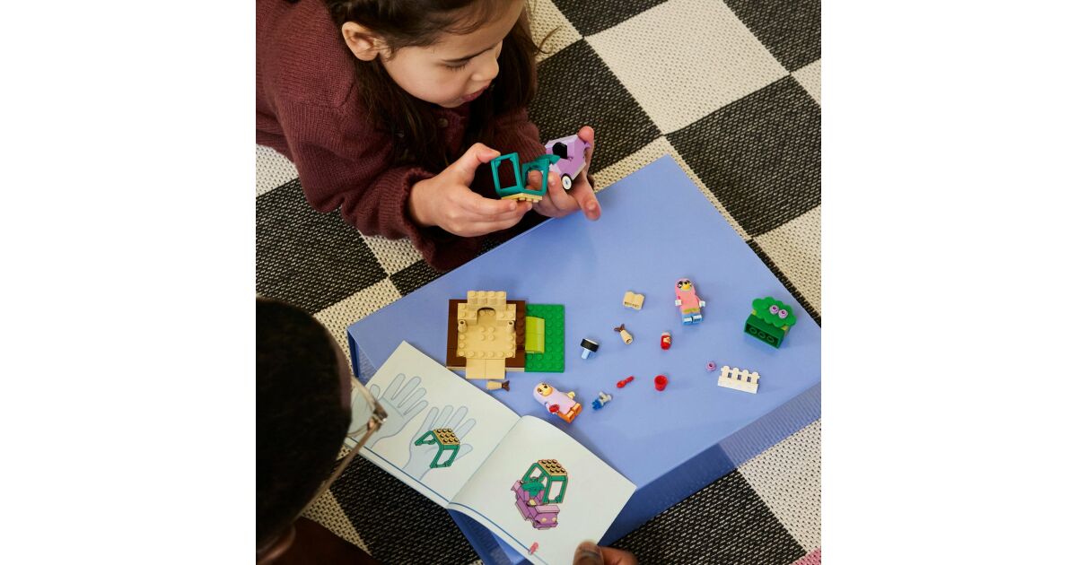 LEGO BLUEY BINGO ÉS BLUE NAGYANYÁKAT JÁTSZNAK 11216 | Pepita.hu