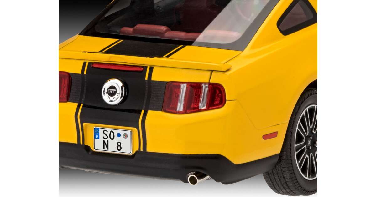 Revell Ford Mustang GT 2010 autó műanyag modell (1:25) | Pepita.hu